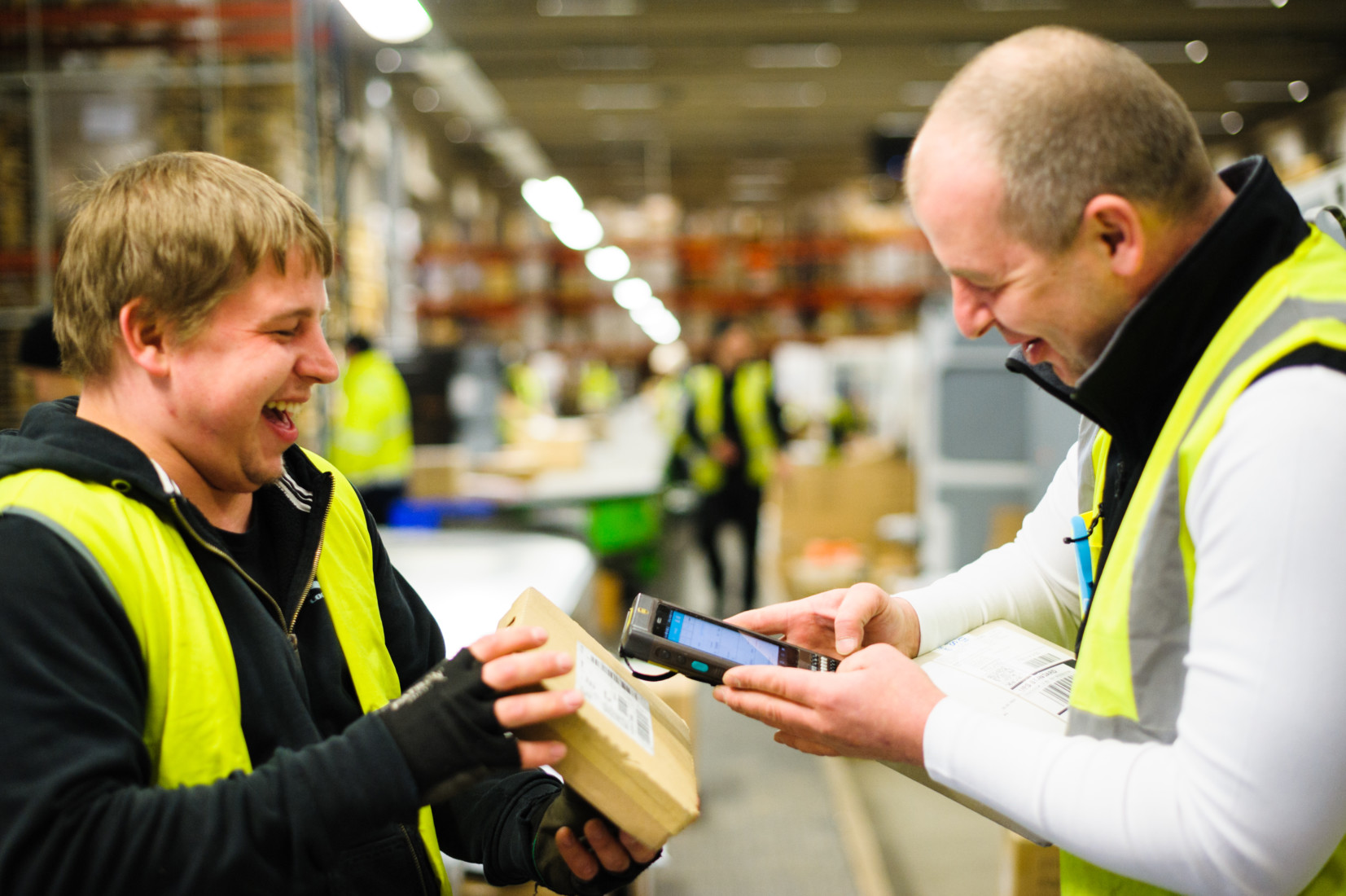 Paketin lähettäminen nopeasti ja luotettavasti » Netlux